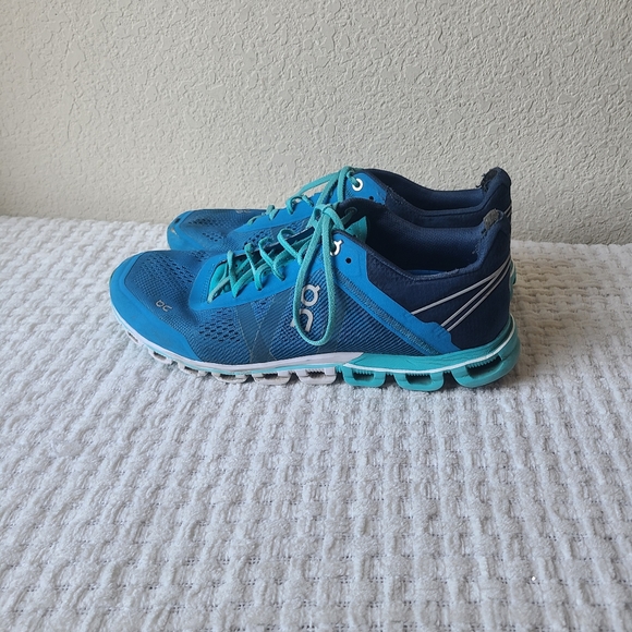 On Running | Shoes | On Cloud Shoes Swiss Engineering Road Running Blue ...